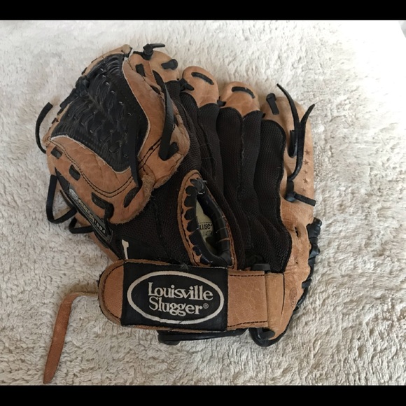 Games | Louisville Slugger Genesis 1884 12 Left Handed Glove | Poshmark